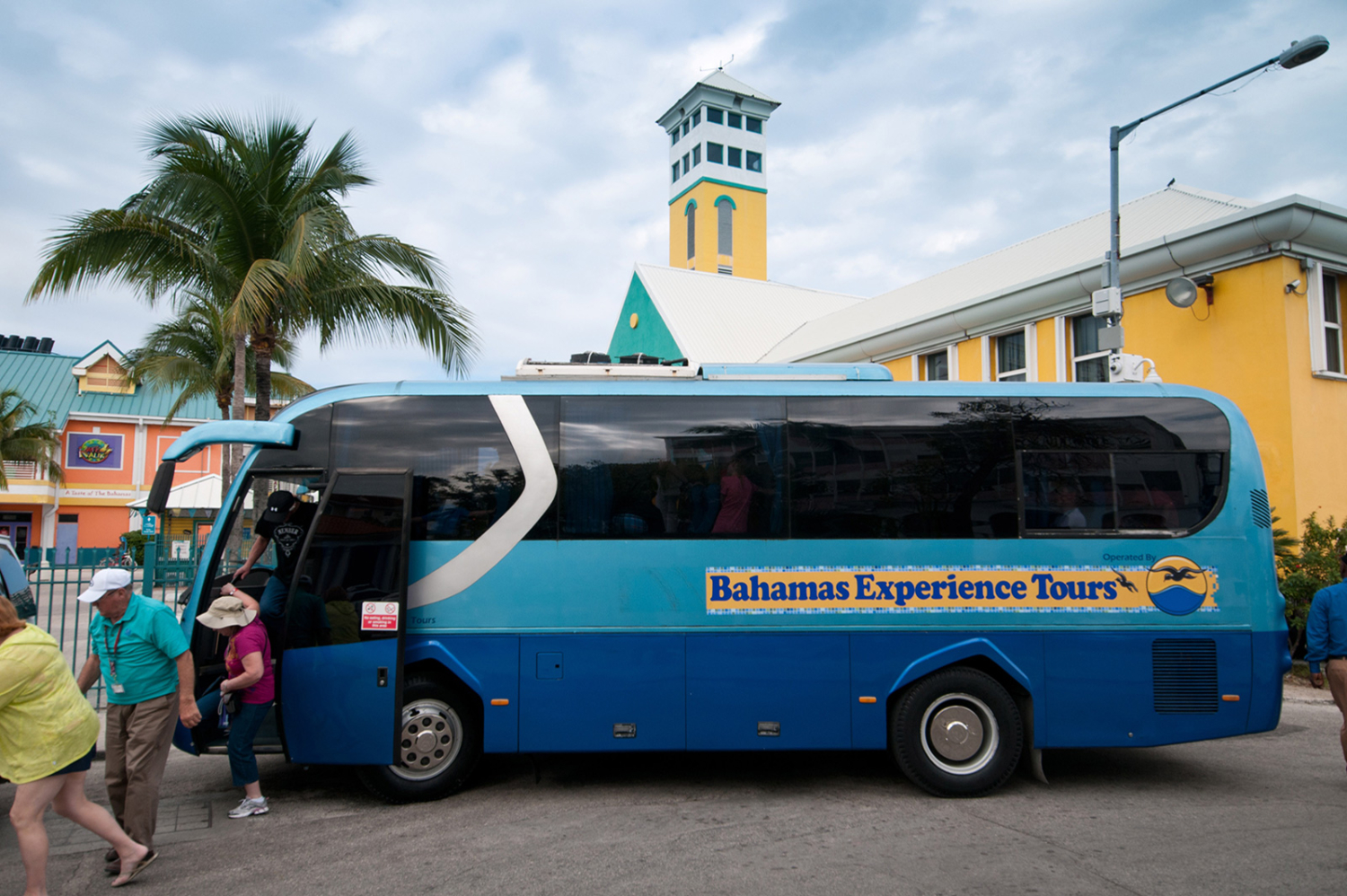 Luxury Transfers – BET Bahamas